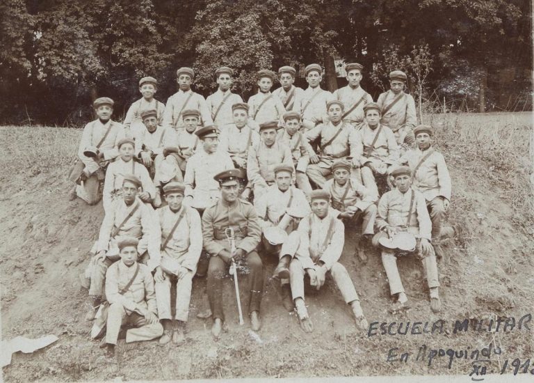 Cadetes de la Escuela Militar – Academia de Historia Militar de Chile